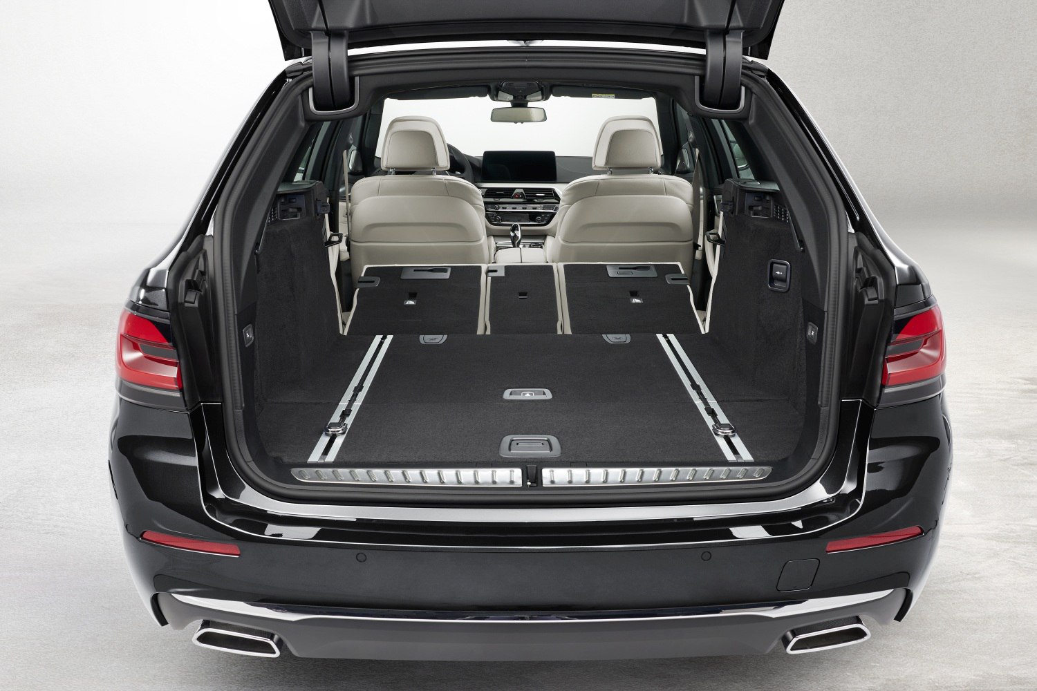 BMW 5 Series Touring (G31 LCI, facelift 2020) 530e (292 Hp) Plug-in ...